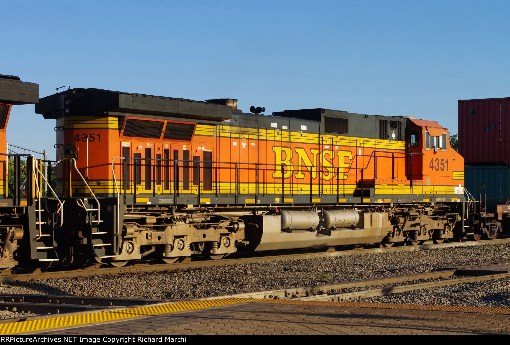 BNSF 4351